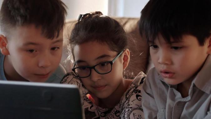 Molly of Denali - Ask Molly: Watching the Northern Lights Video | PBS KIDS