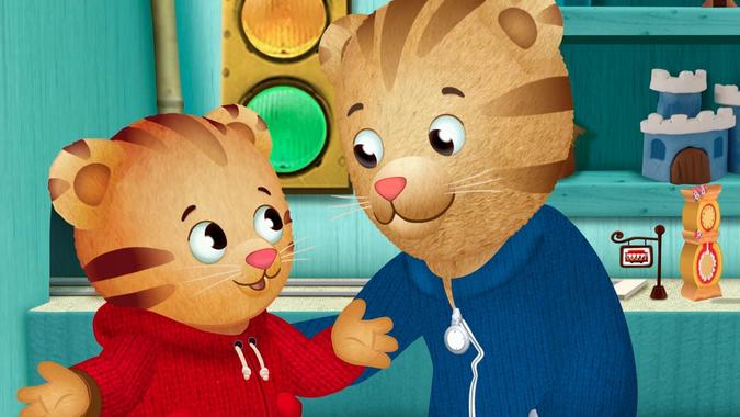 Daniel Tiger's Neighborhood - Daniel and Dad Go to The Beach Video ...